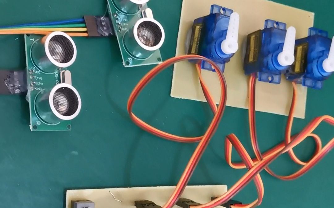 064---基于STM32智能语音控制垃圾桶加超声波容量检测
