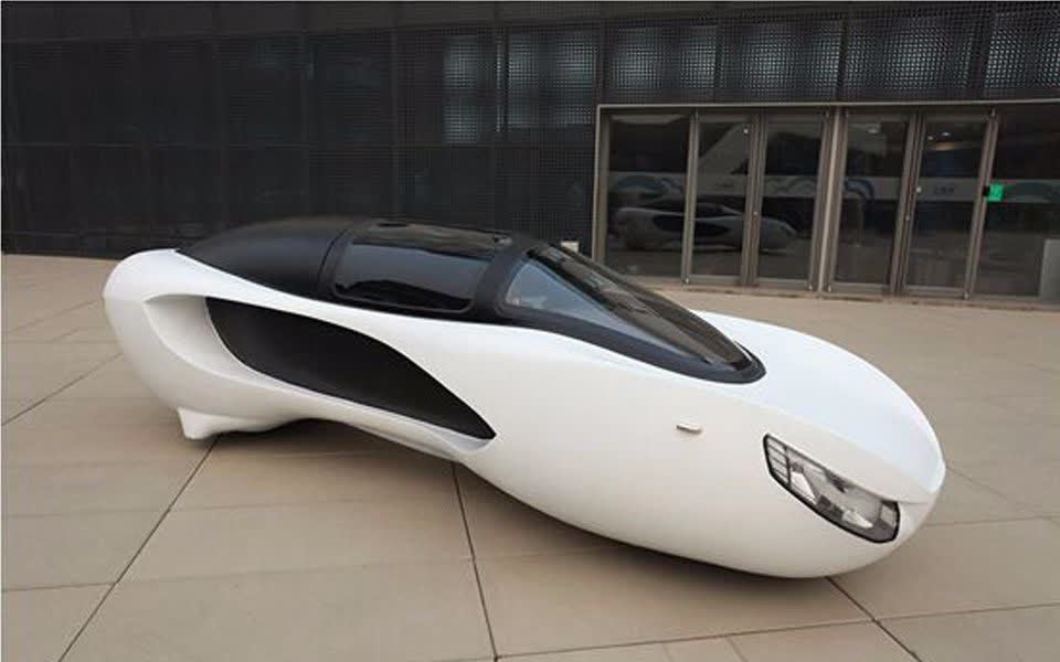 我国2轮电动汽车,能横着进车位,卡车都撞不倒,豪车看了都惊叹