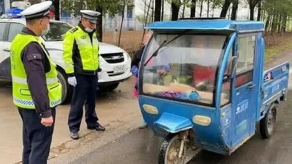 农民的好消息来了,电动三轮车放宽要求,不用担心被罚了