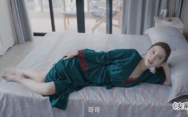 盘点张萌影视的性感片段。