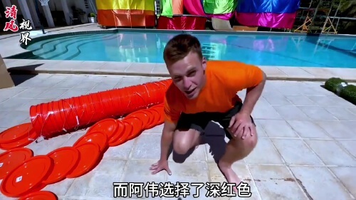 个人用一种颜色来制作小船,谁的小船更结实就能赢到万美金