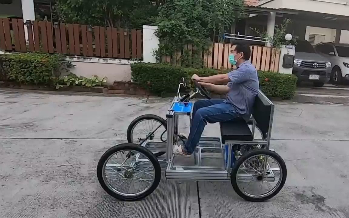 【自制汽车】DIY 电动车四轮自行车铝型材车架。