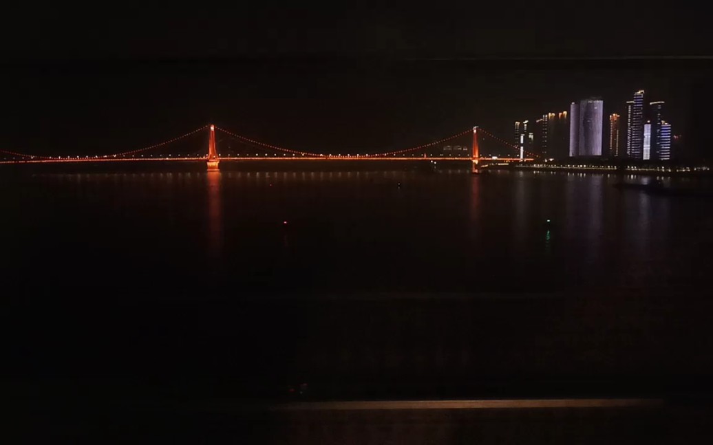 20200515,Z162次列车驶过武汉长江大桥,列车左侧视角