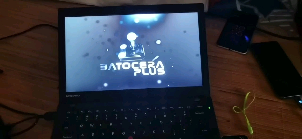 朋友送的联想旧笔记本废物利用改造成模拟器游戏系统