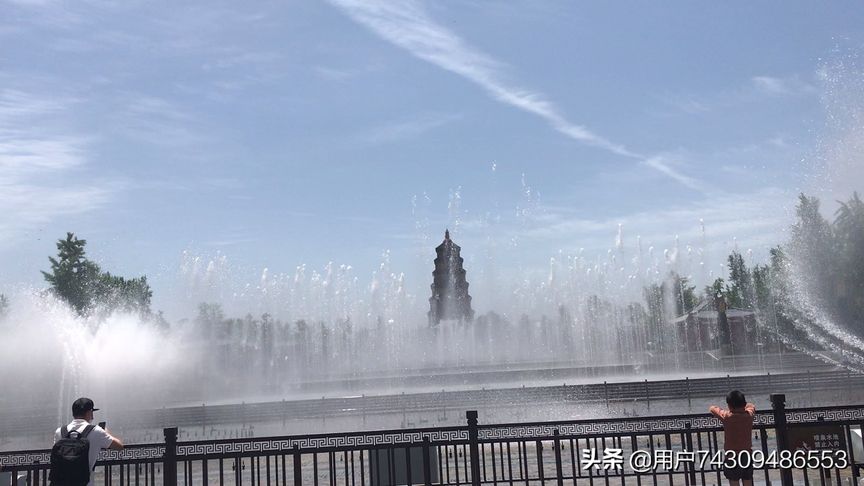 西安大雁塔北广场音乐喷泉完整版ࡿ�三〉