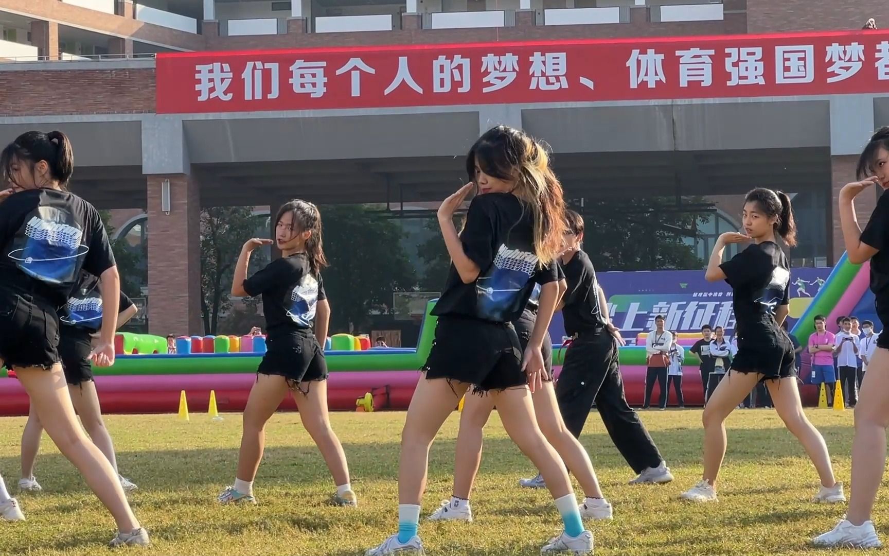 这样的运动会开场,给我来一打!