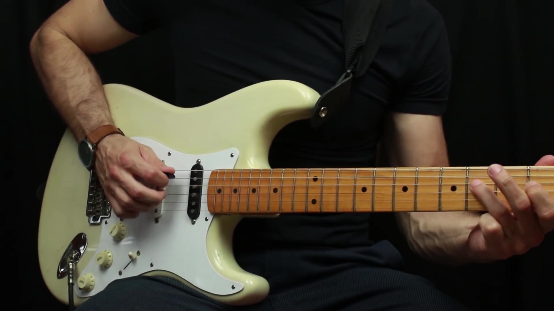 【乐句】D调深度慢速Jazzy-Bluesy吉他伴奏即兴-附和弦进行与音阶图