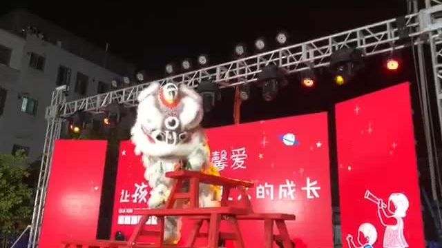 汕头南粤舞狮晚会表演