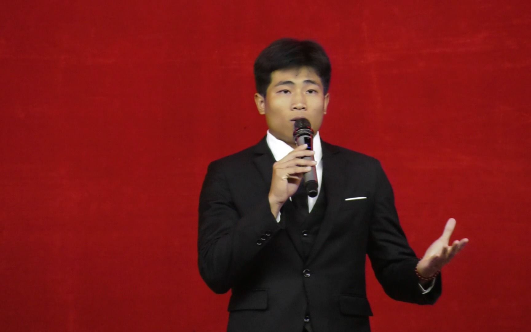 ...高尔夫旅游职业学院“党的二十大和我的人生路”青春使命教育演讲...