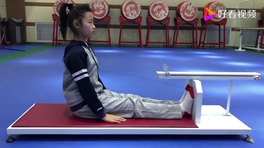 坐位体前屈完整动作