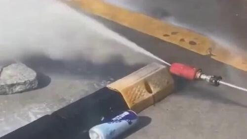 哥们为了洗车方便,网购了一台水枪,看完很为他的车担忧!