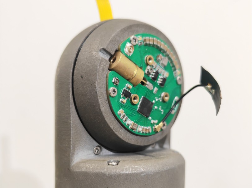 低成本高精度激光跟踪云台,基于PCB电机+自校准光栅编码器+IMU防抖