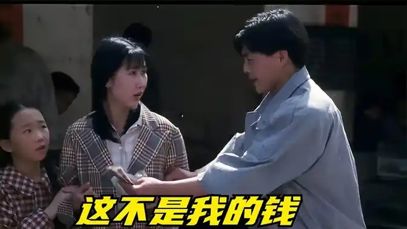 影视:人贩子用计不成将强行带走女子,路人竟然以为是夫妻俩吵架