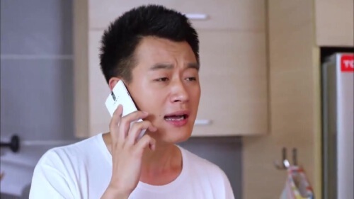 怀孕妻子突然肚子疼,丈夫慌得不行,立马动员全家行动!