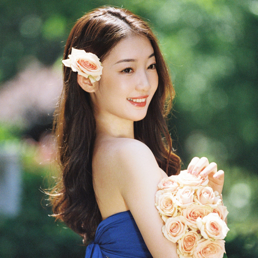 Christinaaa呀 