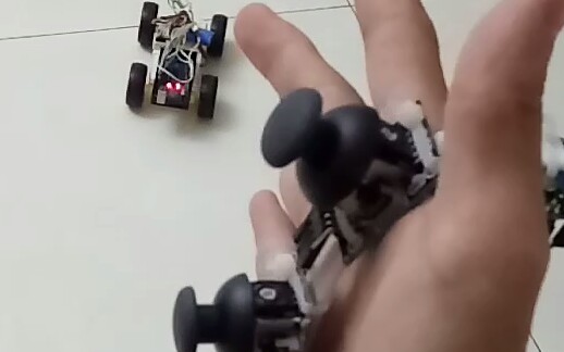 DIY手势航模遥控器,可以自由切换摇杆模式