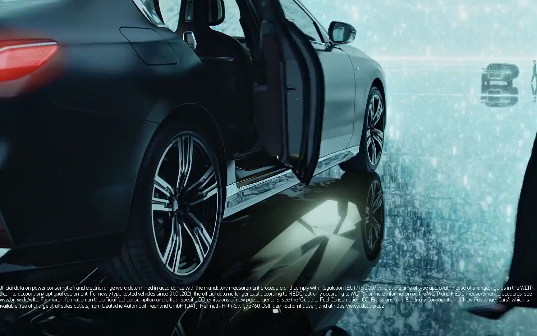 BMW旗舰版的2023款新7系和i7来了,汽油版和纯电动版
