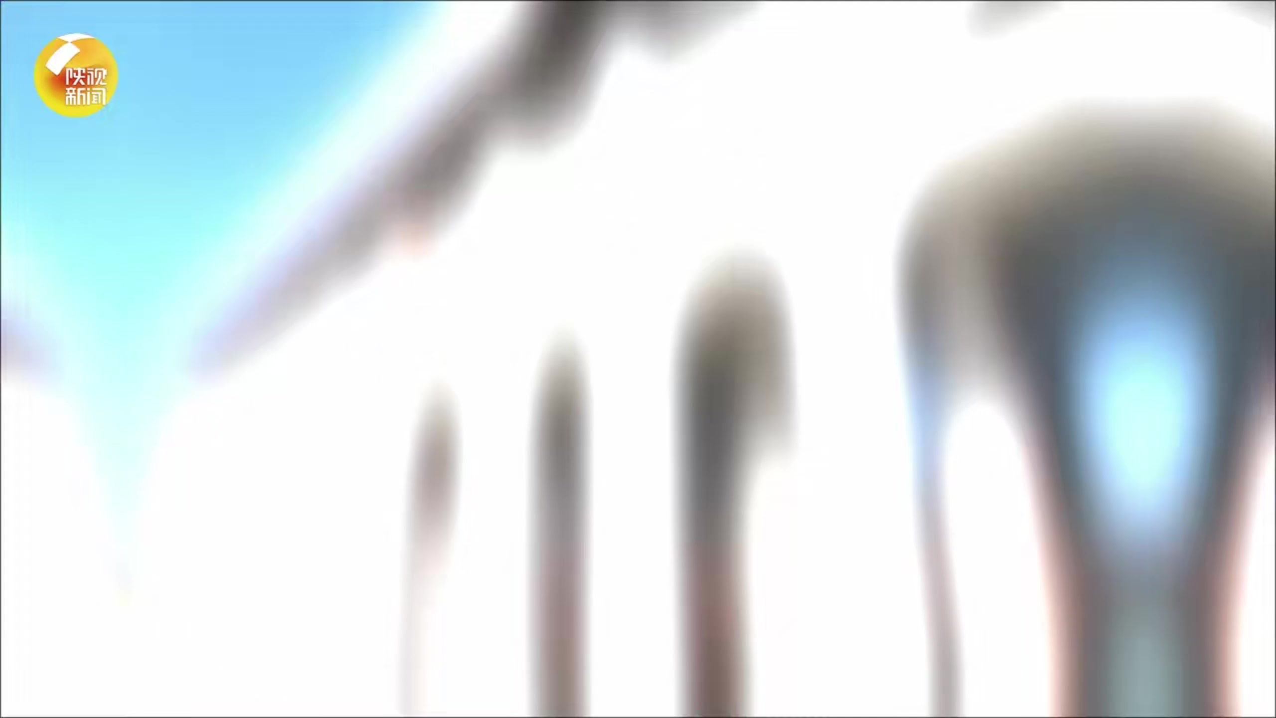 省委十四届九次全会召开之际,陕西电视台记者走进西安外事学院,采访...