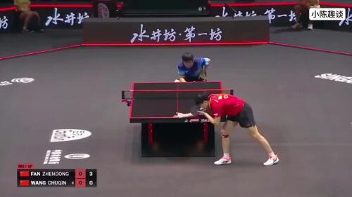 樊振东VS王楚钦焦点对决:第一球就让全场沸腾,老外解说都看呆了