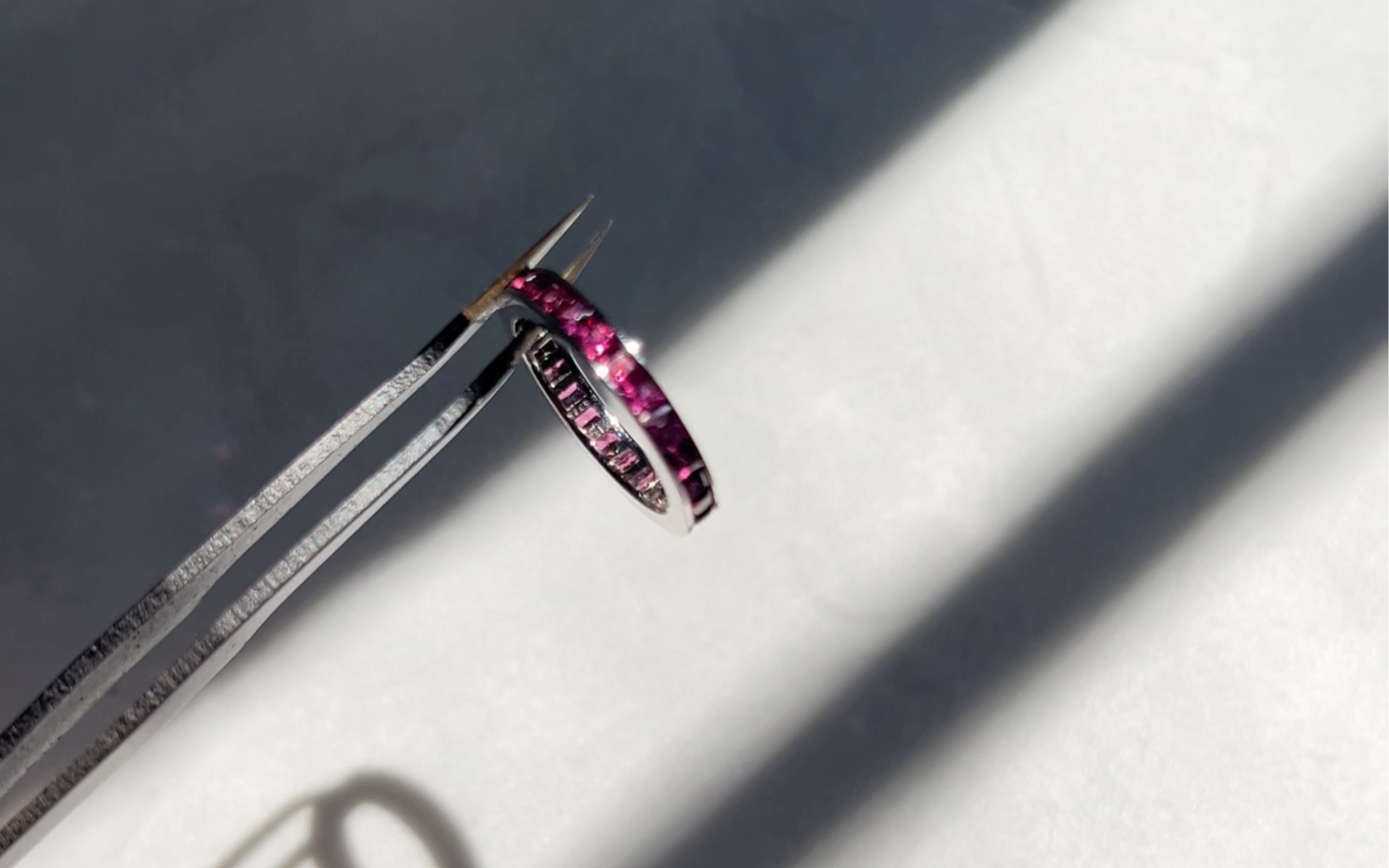 天然紫牙乌彩宝戒指