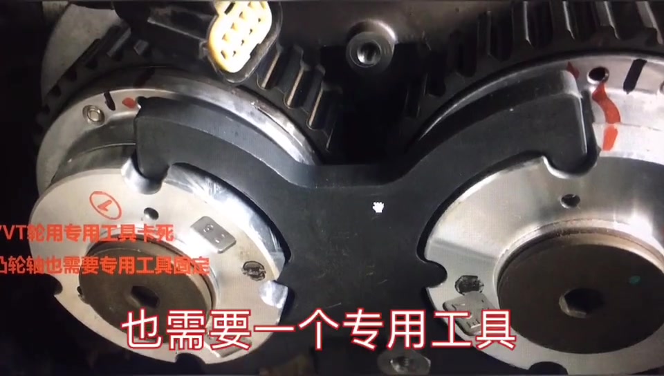 7万公里福特翼虎发动机噪音大异响,更换水泵后解决故障。