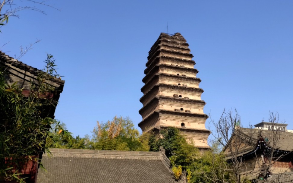 西安小雁塔-屹立千年不倒的唐代古塔与著名的雁塔晨钟