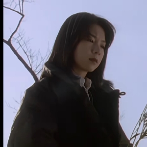 她只是迷失在远方 