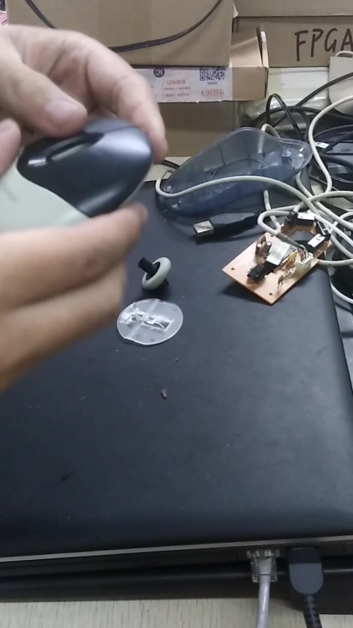 【拆解】路边鼠标竟然这么脏,看完你还敢吃吗?(老鼠标拆解清理)