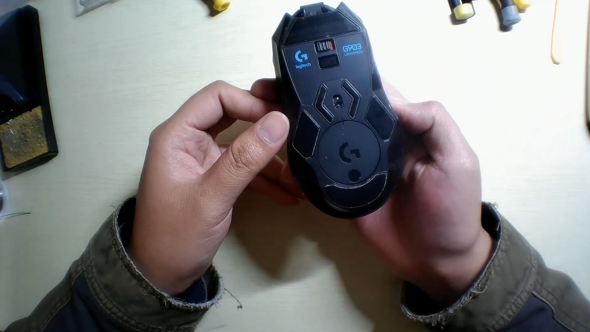 罗技G903拆换凯华黑曼巴(GM8.0)微动视频过程