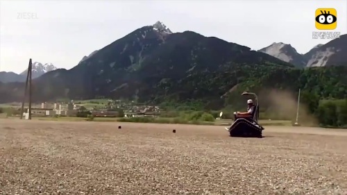 越野轮椅超强功能,轻松征服各种地形!