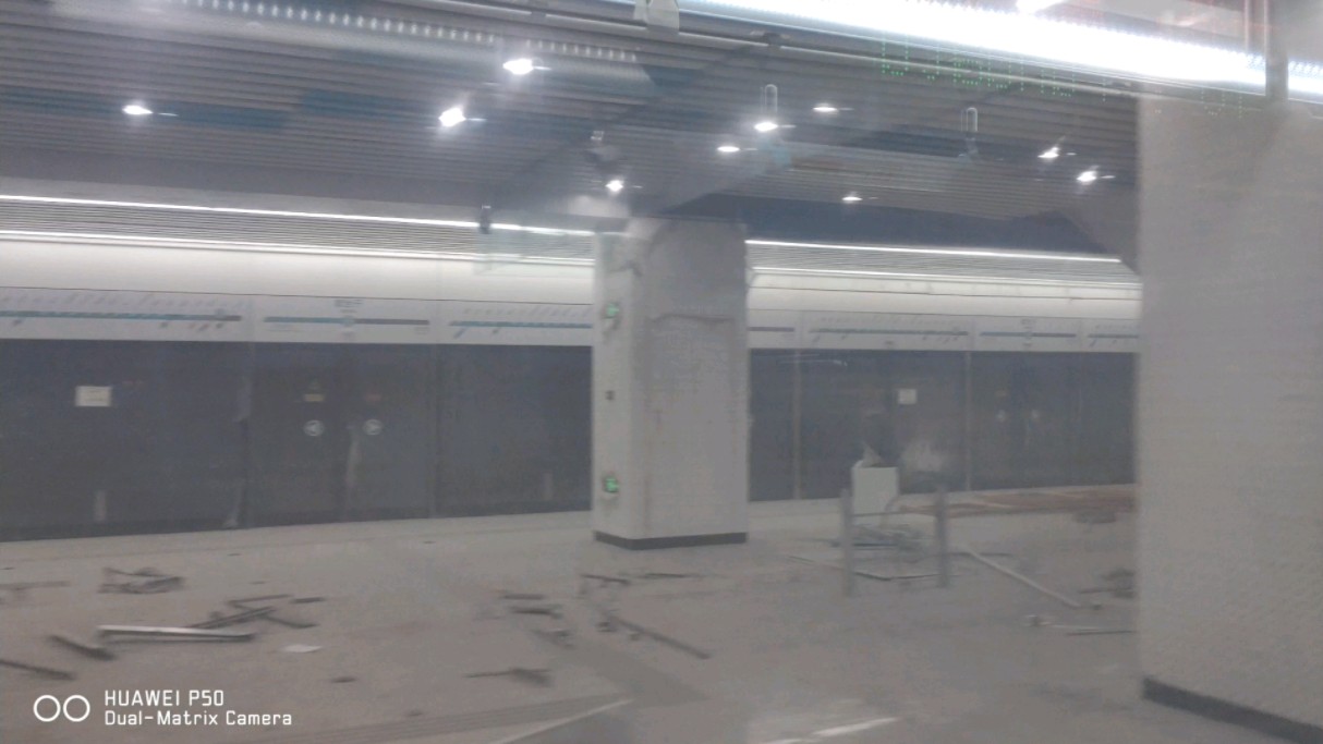 昨日重庆轨道交通18号线歇台子站站台情况