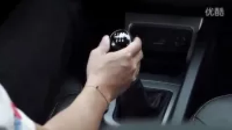 新手怎么上路开车?新手上路技巧,常用道路驾驶技能,手动挡快速起步。