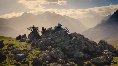 Giant山地车越野短片RedBull极限山地车速降山地车越野极限运动