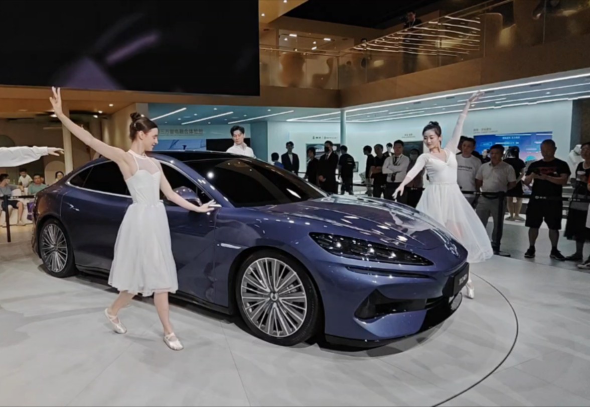 车展表演是什么样子的?完整记录比亚迪腾势展台演出