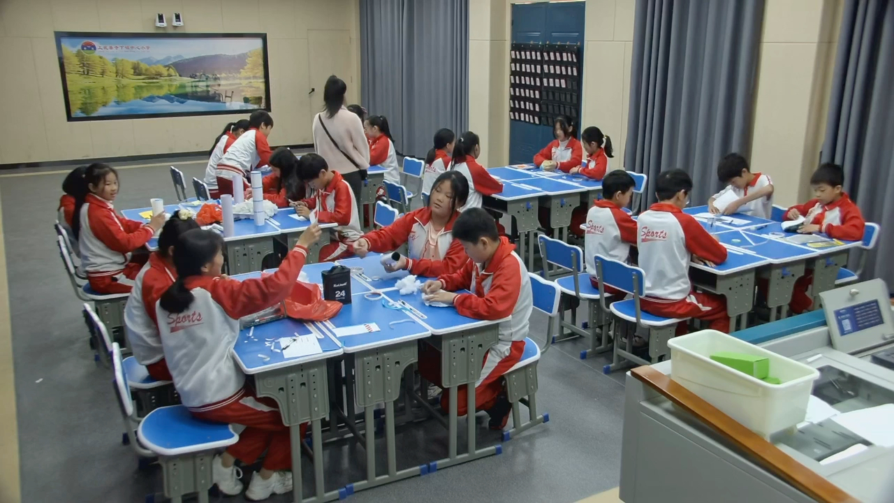 四年级综合实践课:废物巧制作