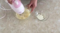 家用小烤箱做蛋糕 家庭蛋糕的制作方法 怎样烘焙面包