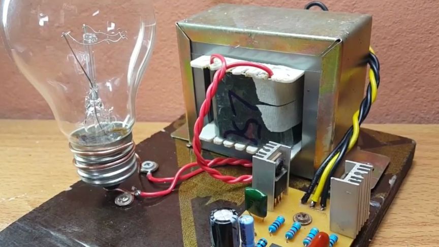 如何利用5A变压器制作台微型逆变器使直流12V升到交流230V和240V