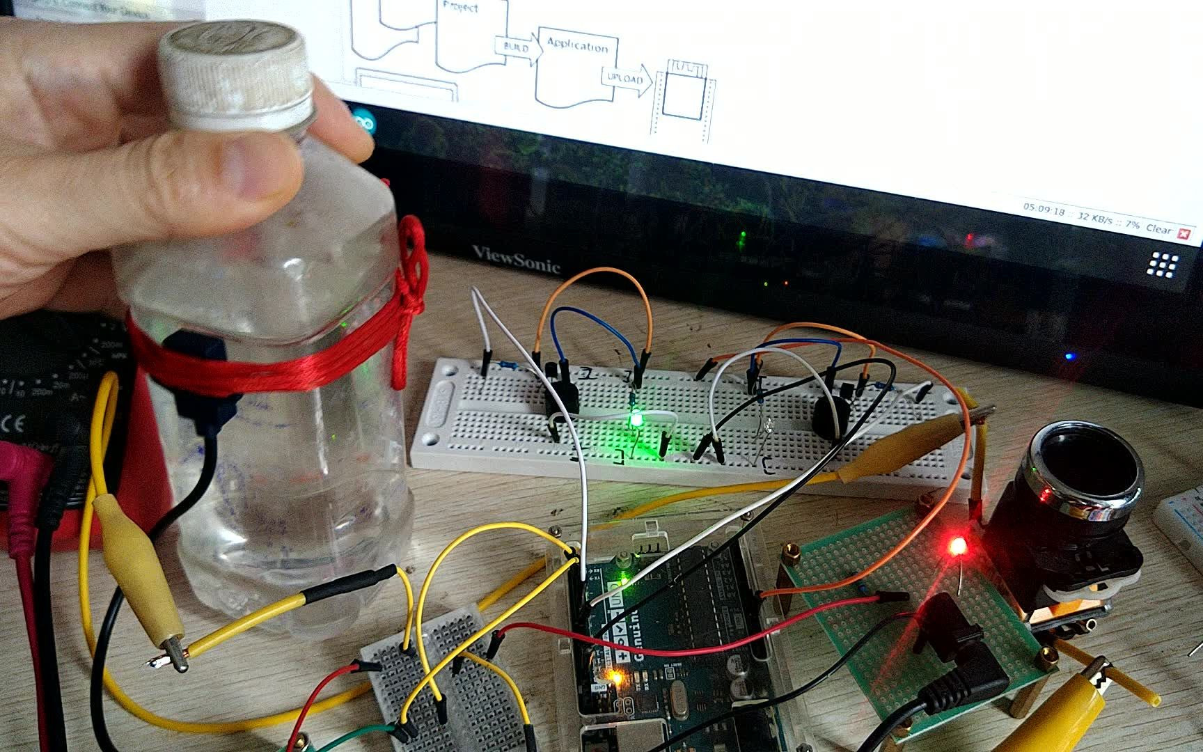 D1CS-D54 电容(非接触式)液位传感器 + Arduino UNO