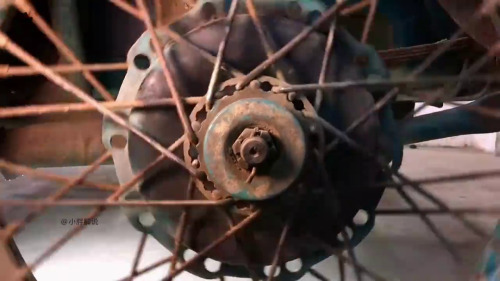 60年代废弃摩托三轮车翻新修复全过程简直就是化学修复大师