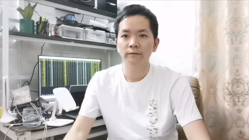 切记!千万不要借钱或贷款来炒期货,因为你亏不起!可先做模拟盘