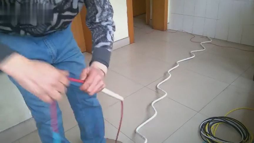 电工穿线器,电工穿线教你怎么轻轻松松穿很多90度的线管