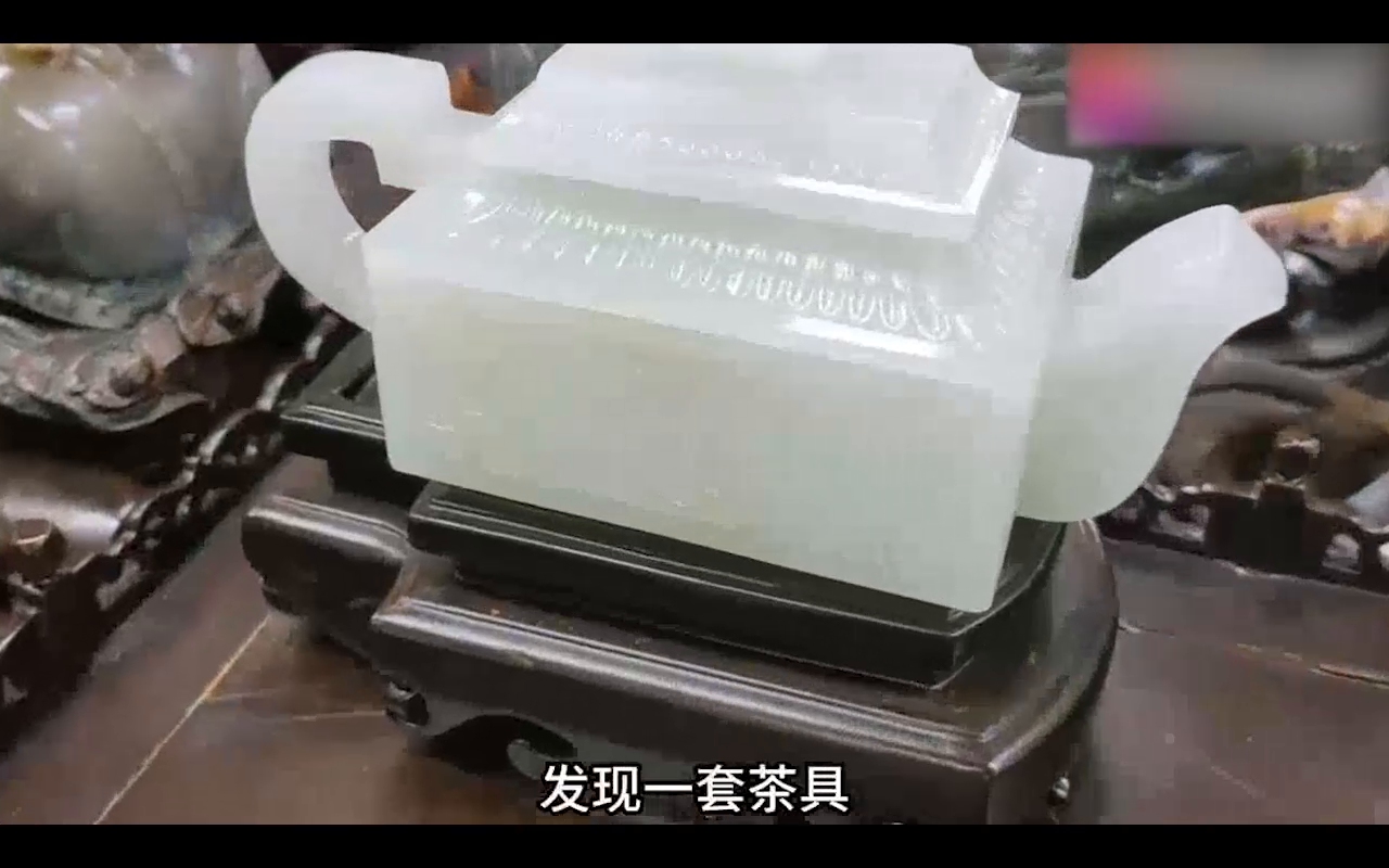 今天小编带你去市场上了解一下和田玉手镯的价格