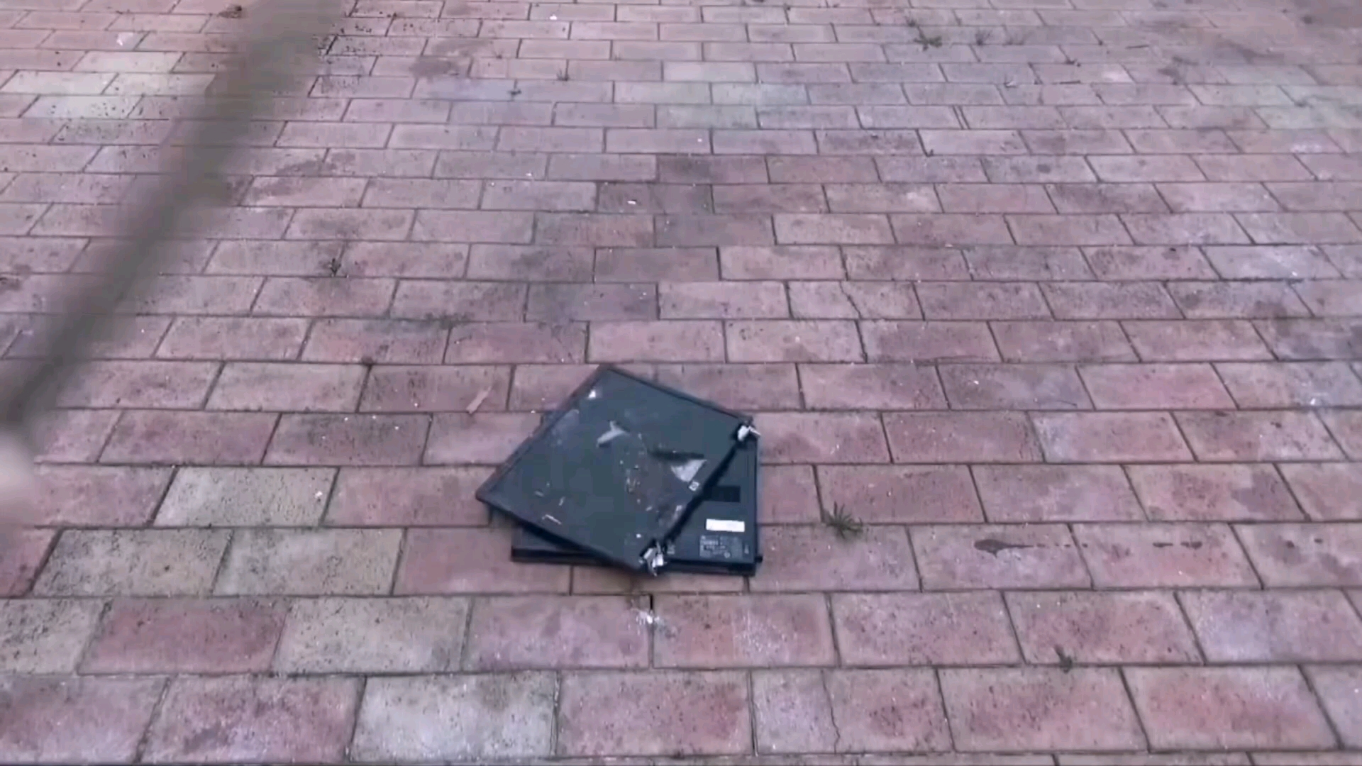 砸电脑原版视频转载(无水印)