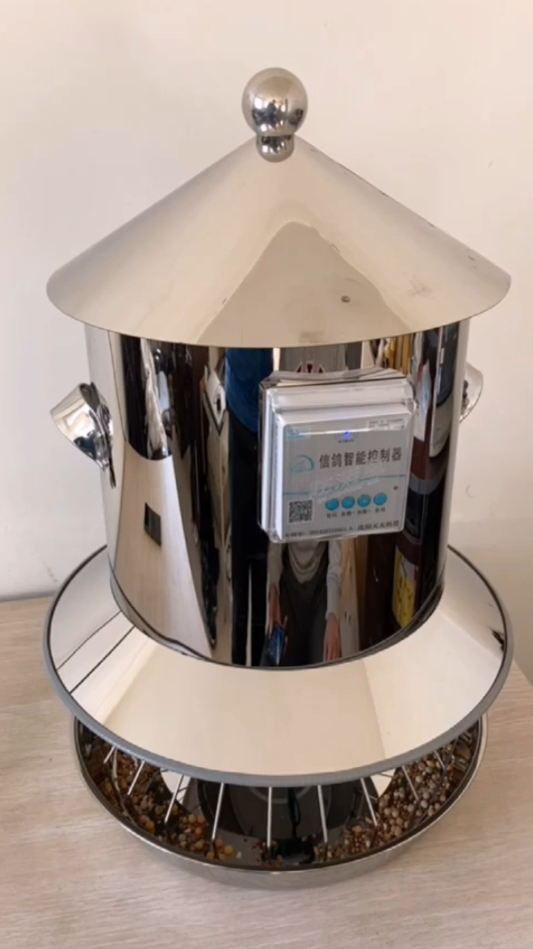 手机远程控制自动喂食器连网操作