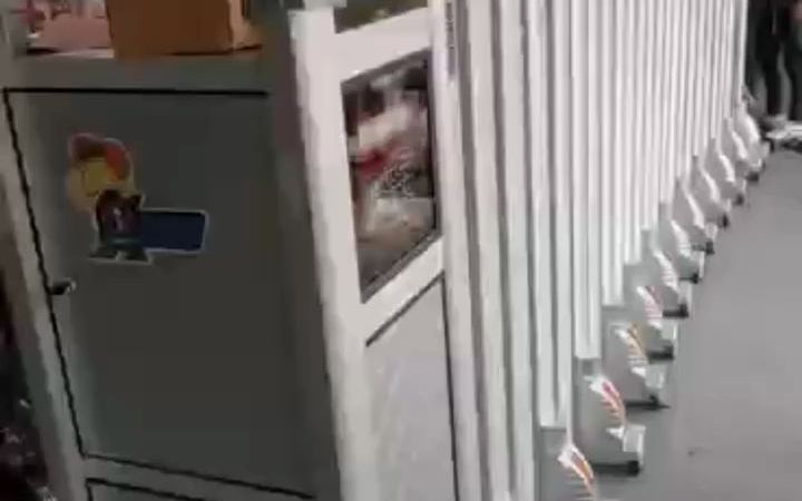 电动门伸缩门主要是门体、驱动器等系统构成,现在安装 #莱阳伸缩门 #...