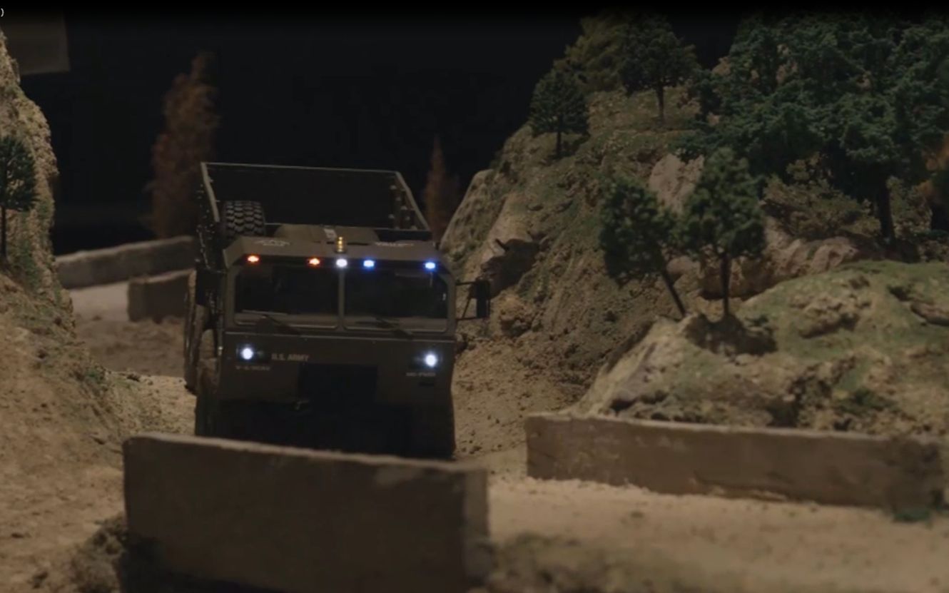 【遥控车】厉害了我的国 RC car可以做到以假乱真的军卡8*8遥控模型车