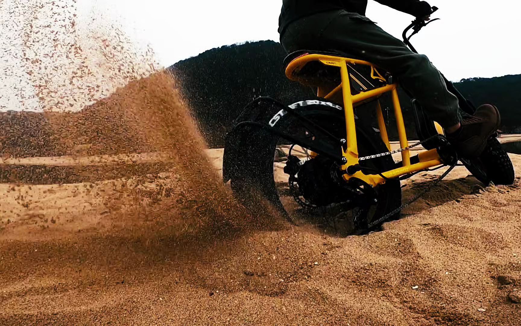 1000瓦玩沙子是怎样的|电动自行车沙地骑行