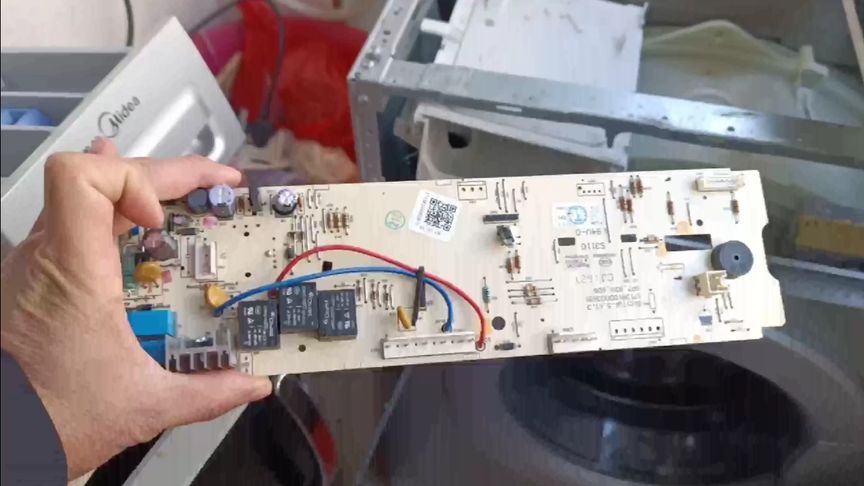 美的滚筒洗衣机故障?