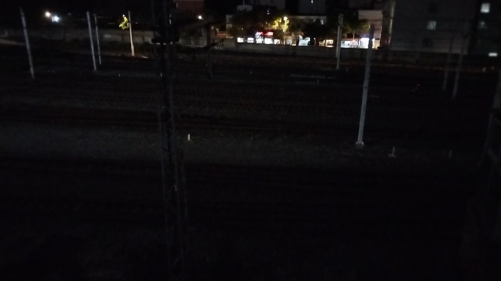 T306次列车进武昌站