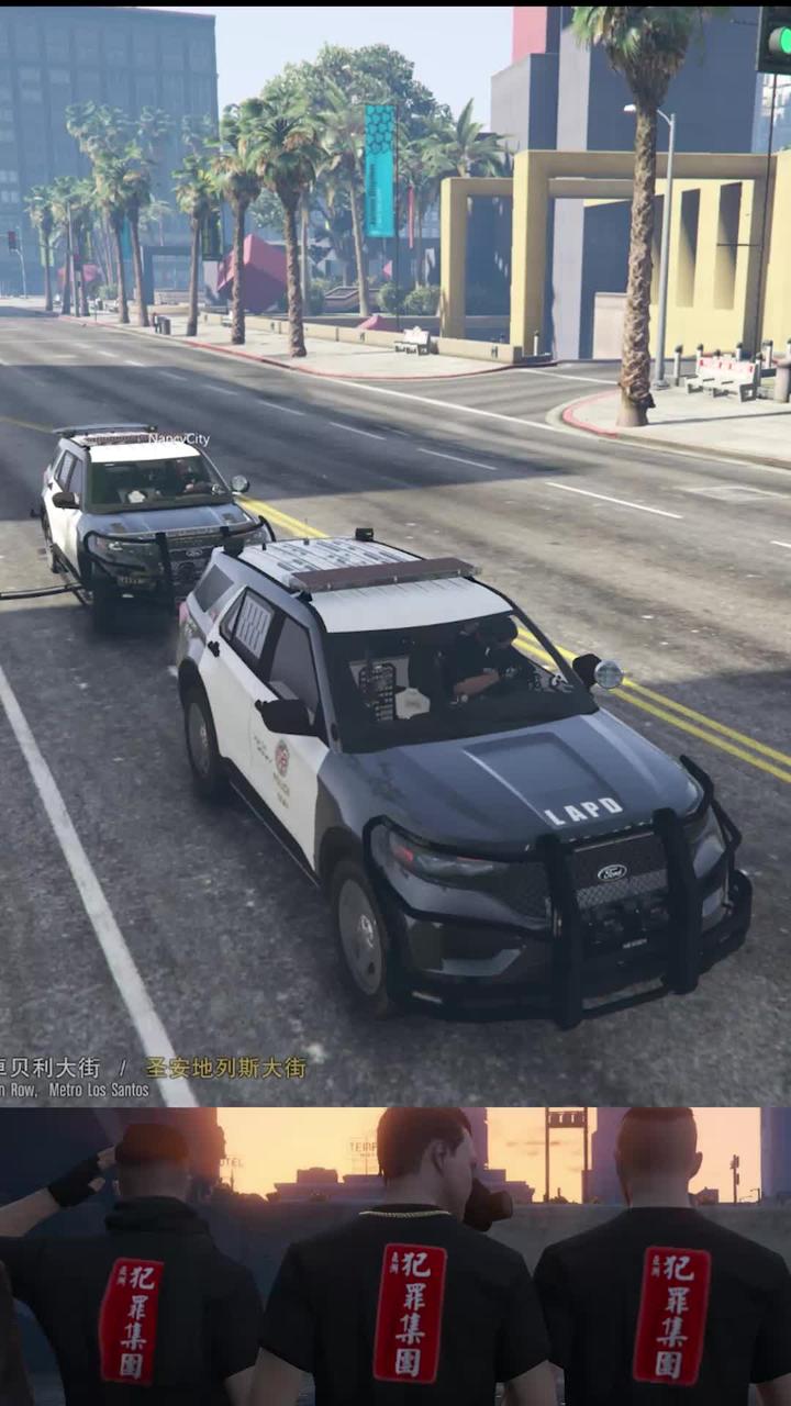 在游戏里扮演交警查车?#steam游戏 #游戏日常 #gta #地平线5 #警察...